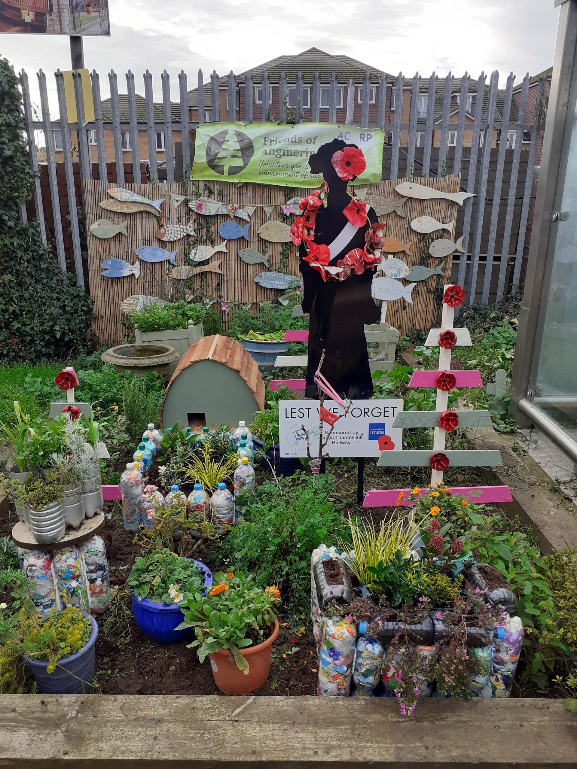 Angmering Station Remembrance Poppies for ‘Gladys’ | Southeast ...