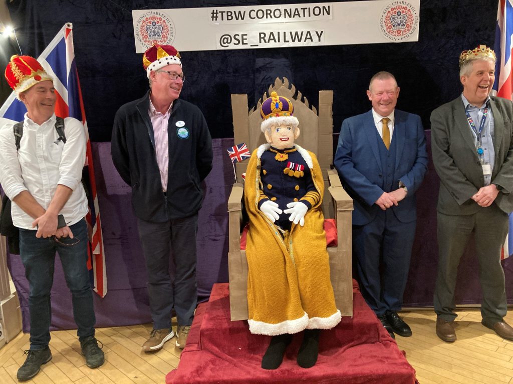 Knitted King takes up residence at Tunbridge Wells station | Southeast ...